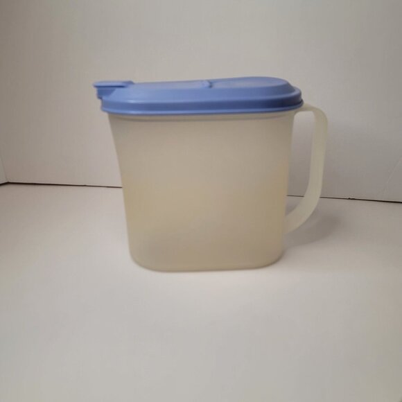 Tupperware | Kitchen | Vintage Tupperware Quart Slim Oval Sheer Pitcher ...